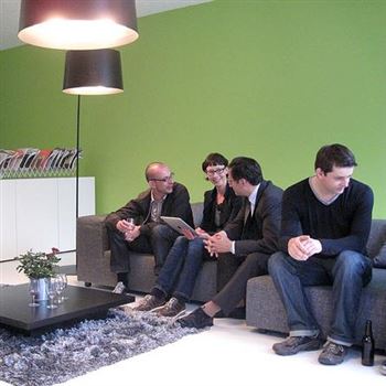 23 Scientific Ways to Be Popular at Work