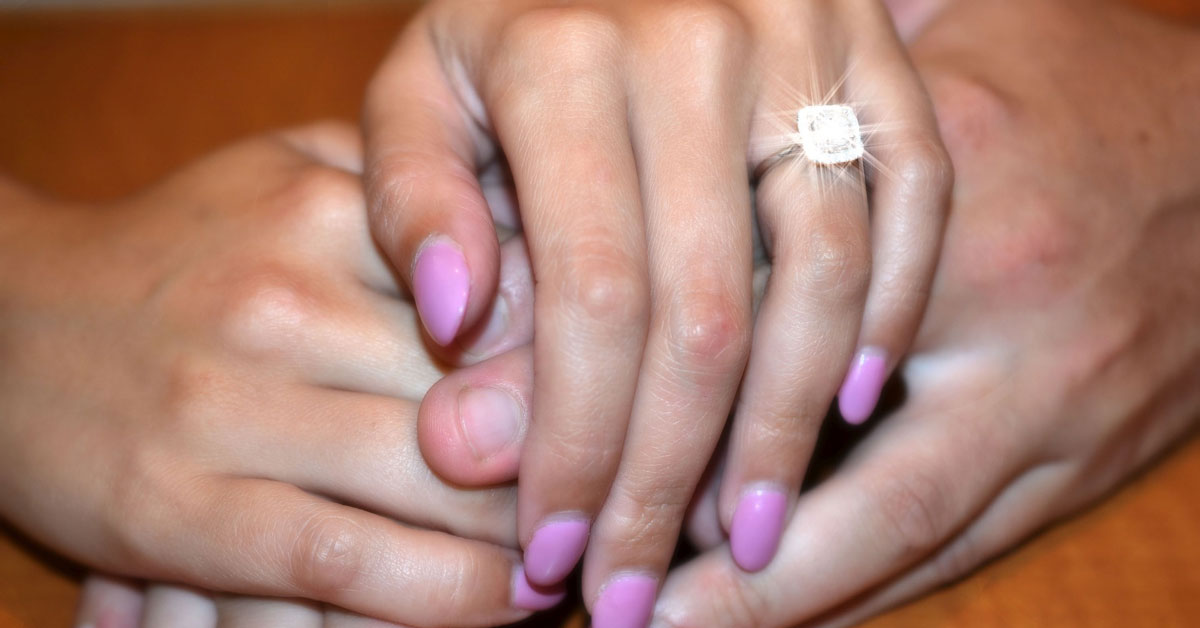 10 Steps on How to Buy and Choose an Engagement Ring 10 Steps on How to Buy and Choose an Engagement Ring